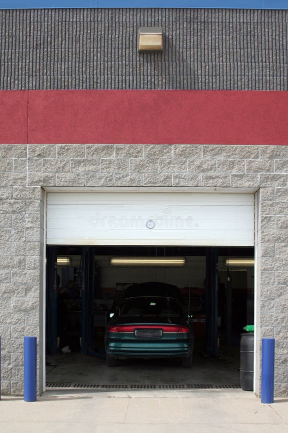 532 Auto Shop Bay Stock Photos - Free & Royalty-Free Stock Photos from ...
