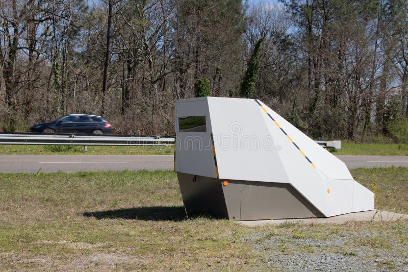 Automotive Speed Control Radar Box in France with Mobile Controller ...