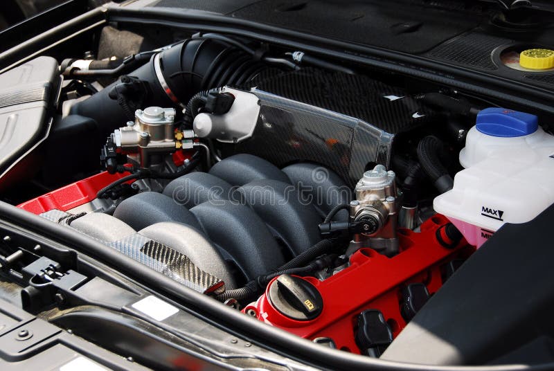 Neuer Maschinenautomotor stockbild. Bild von energie - 142367171