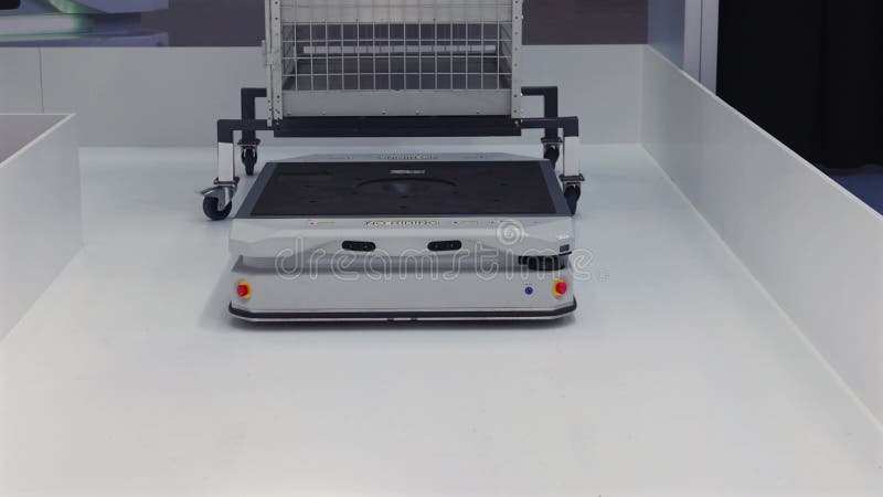 Automated Robotic Rack stock video. Video of 1062025 - 394739251