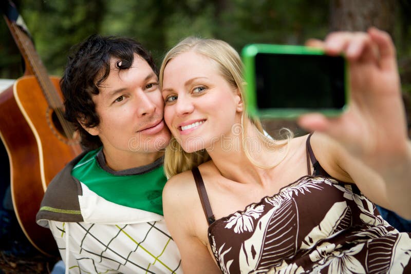 Autoportrait Heureux De Couples Image stock - Image du téléphone, beau ... Autoportrait Heureux De Couples Image stock - Image du téléphone, beau ...