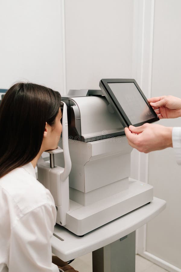 Autorefractor Measures Refractive Errors, Helping Determine ...