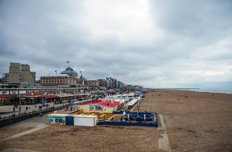 HAIA, PAÍSES BAIXOS - 22 DE OUTUBRO DE 2015: Esculturas Abstratas ...