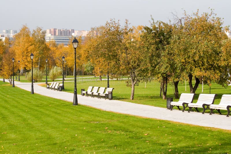 Autumn colors in the park stock image. Image of fall - 10337099