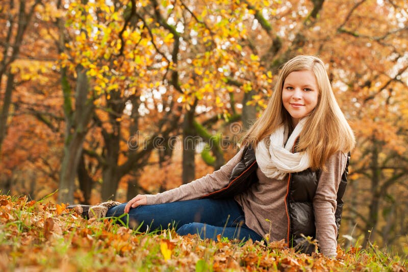 Autumn girl stock photo. Image of leisure, autumnal, beginning - 35516270