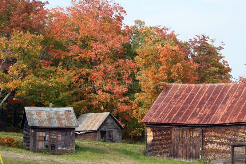 Autumn in Maine Countryside Stock Image - Image of roof, rural: 3996417