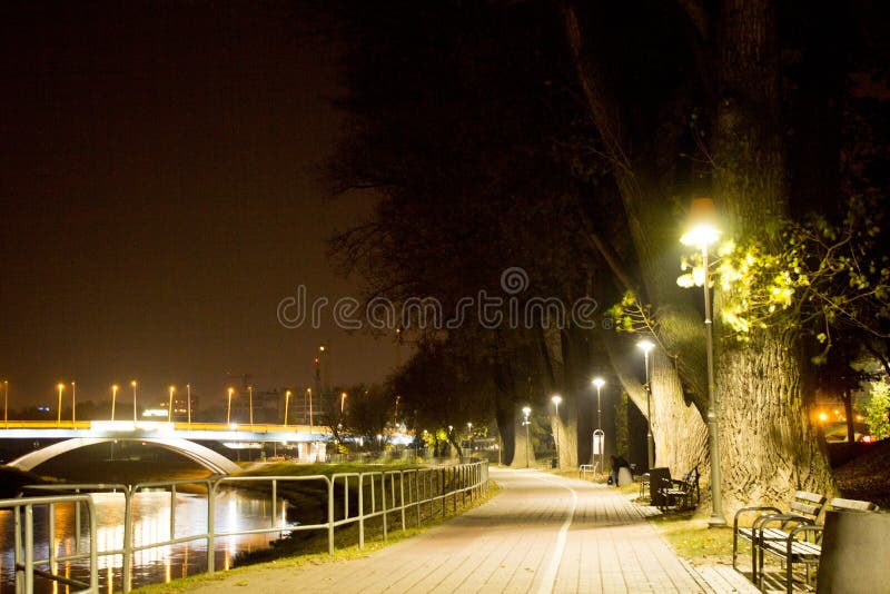 Autumn Night Park. Light of Lanterns in the Night Park. Background ...
