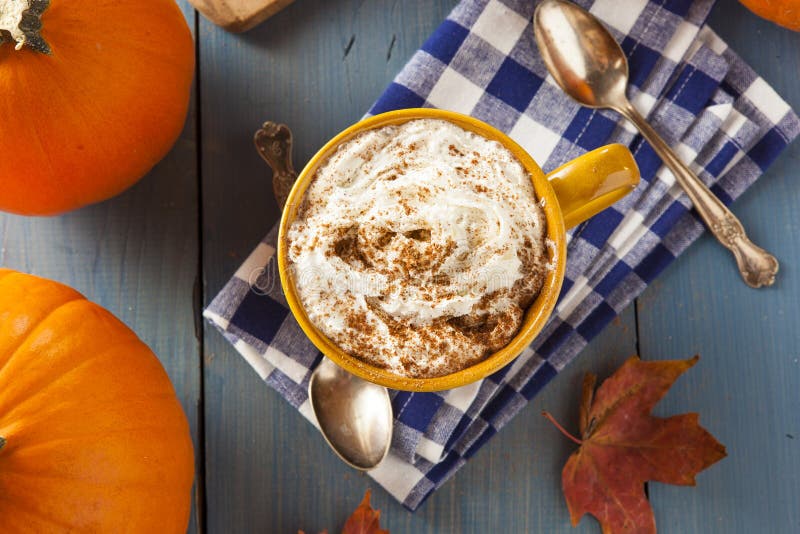 Autumn Pumpkin Spice Latte imagem de stock. Imagem de quente - 44958893