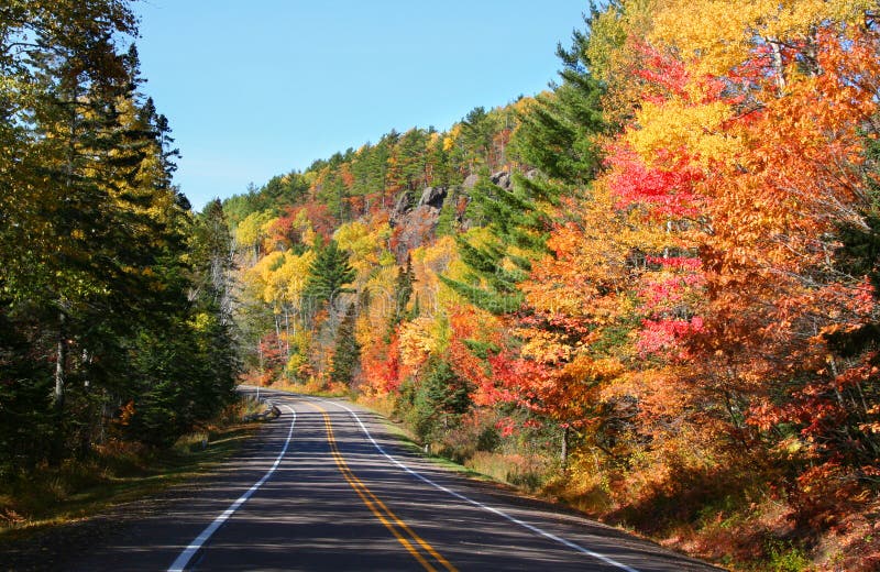 Autumn Scenic Drive stock image. Image of green, october - 3132273