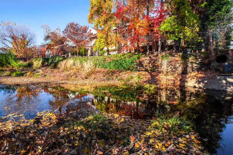 Autumn on Sutter Creek stock image. Image of outdoor - 204110635