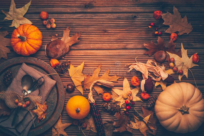 Autumn and Thanksgiving Background with Pumpkins and Autumn Leaves ...