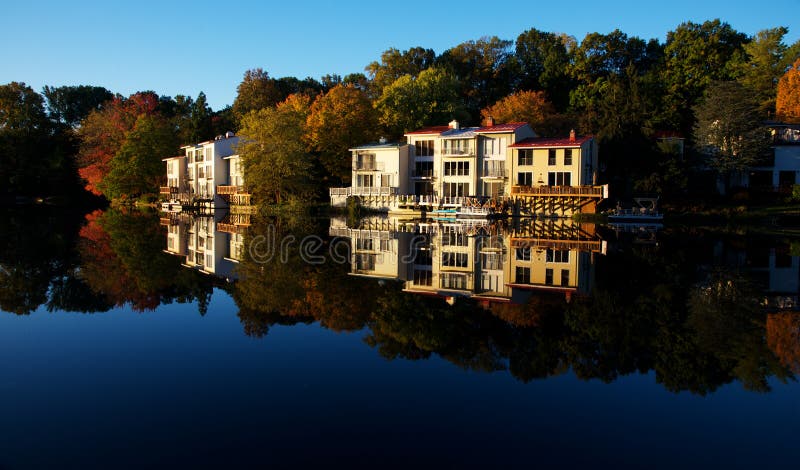 Autumn View of Lake Anne in Reston, Virginiazz Stock Image - Image of ...