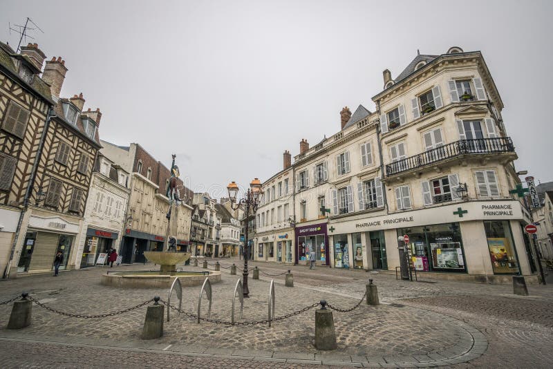 Auxerre, Francia fotografia stock editoriale. Immagine di borgogna ...