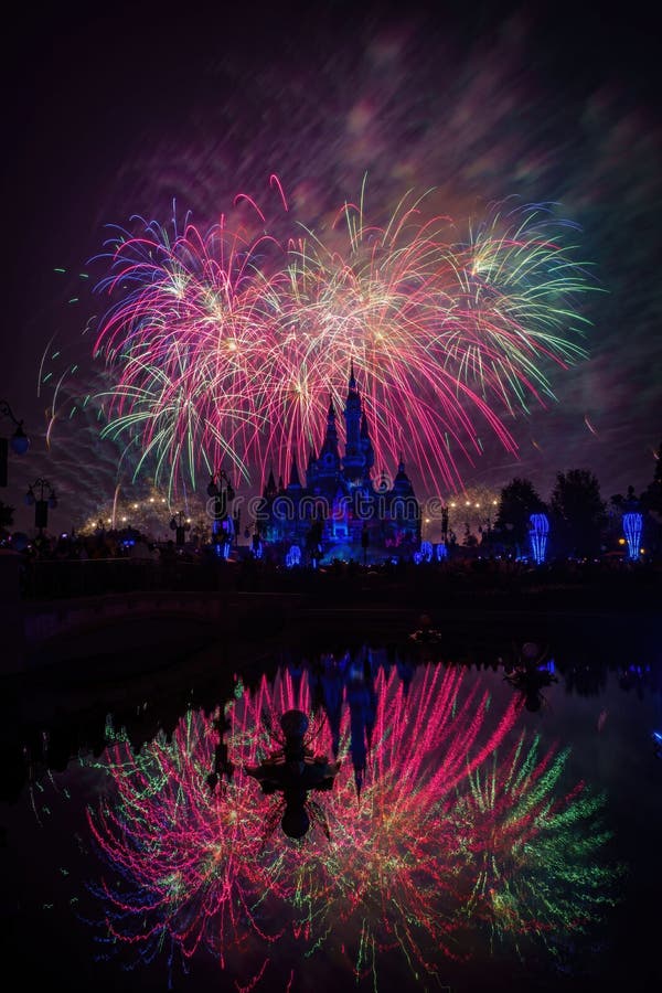 `Avatar 2: the Way of Water` Premiere Special Fireworks Stock Photo ...