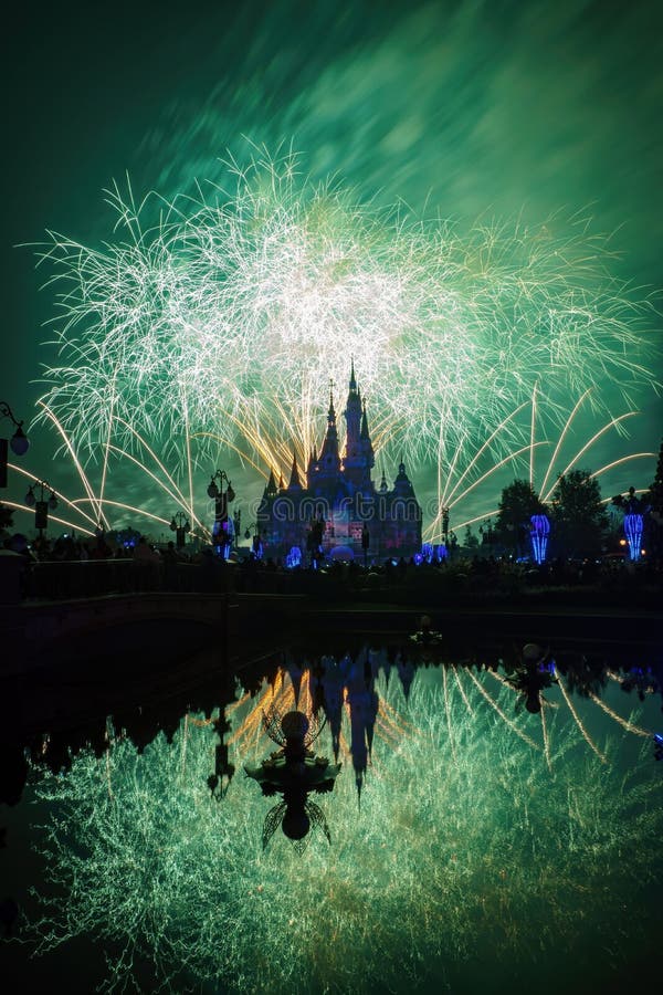 `Avatar 2: the Way of Water` Premiere Special Fireworks Editorial Stock ...