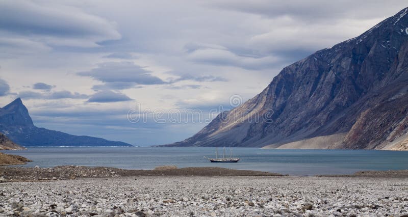 1,629 Groenlandia Inuit Fotos de stock - Fotos libres de regalías de ...