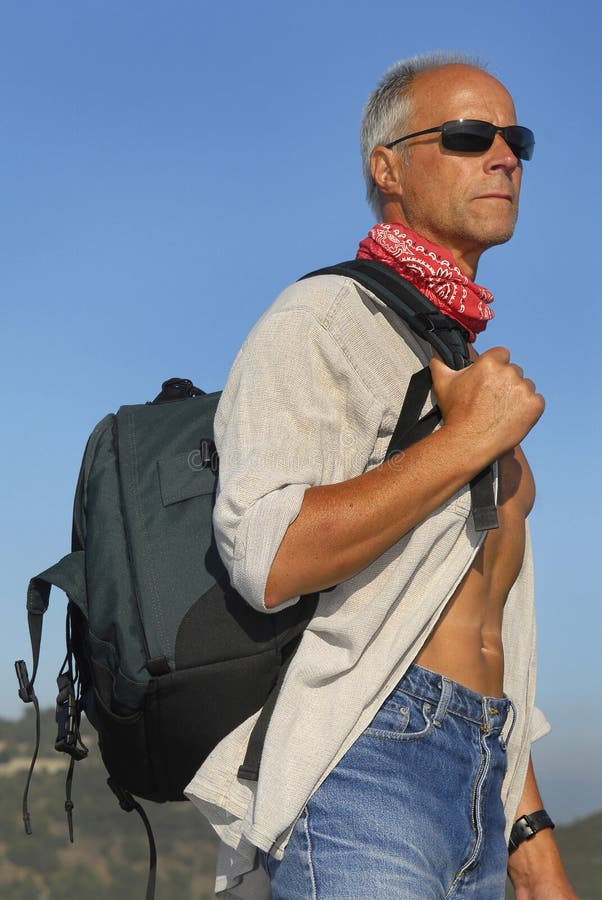 Aventurier image stock. Image du admirer, élever, sain - 8199743
