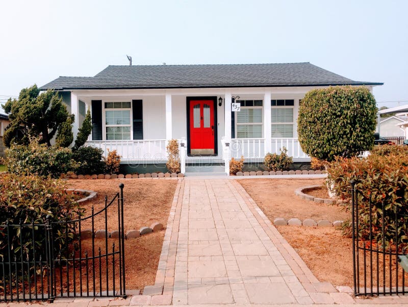 Average Suburban House in the Suburbs Stock Photo - Image of suburban ...