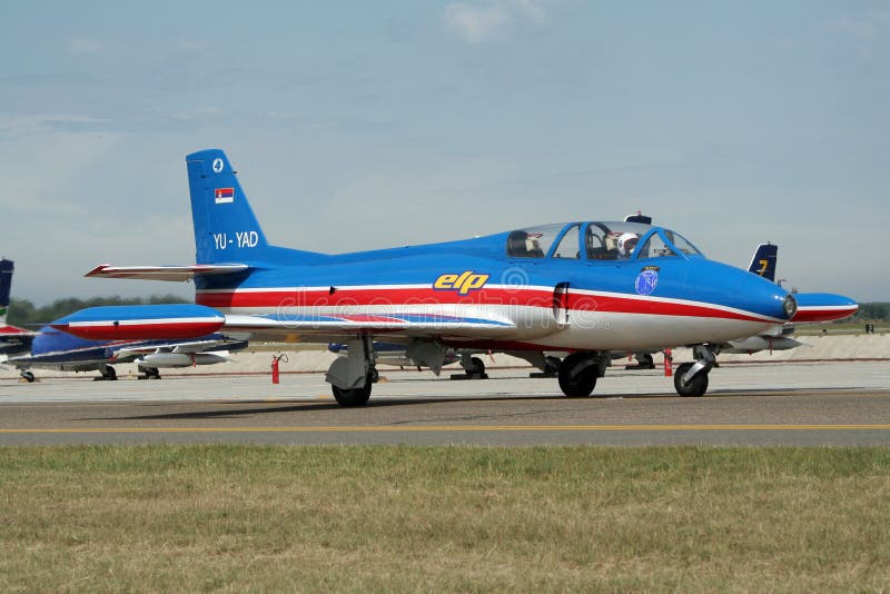 Soko g2 galeb jet plane fotografía editorial. Imagen de tierra - 196257717