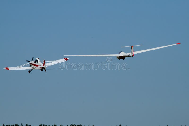 Aviões e planador imagem de stock. Imagem de vista, reboca - 16435785