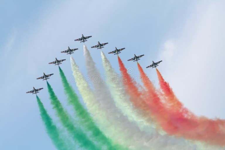 Aviation Demonstration Team Stock Photo - Image of frecce, flag: 11671186