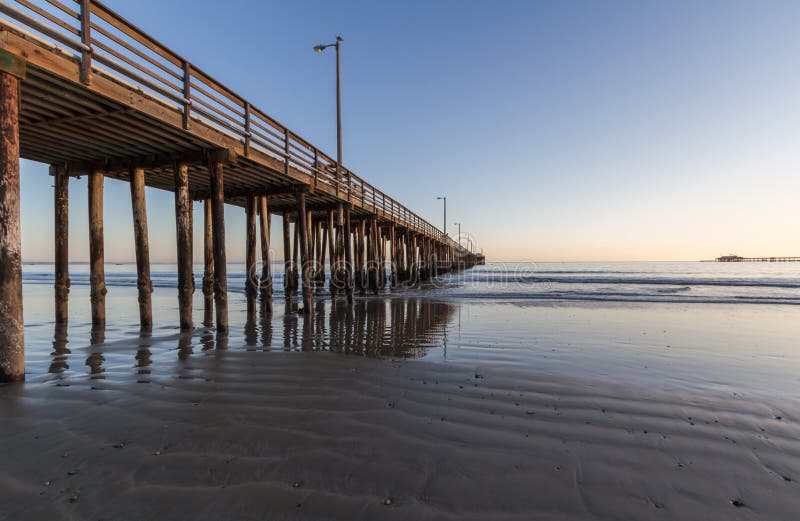 Avila Beach and Pier stock image. Image of lamppost, beach - 95744441