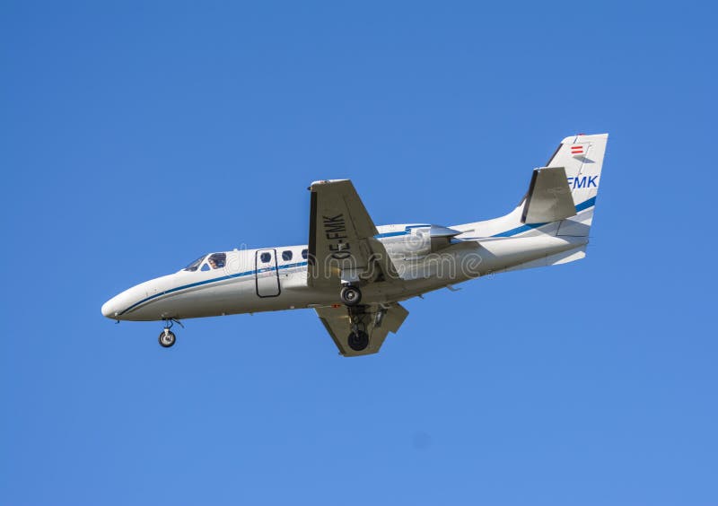 Avion de Cessna image stock éditorial. Image du airway - 52261269