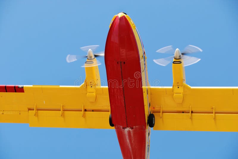 Avion de sapeur-pompier image stock. Image du couleur - 10572217