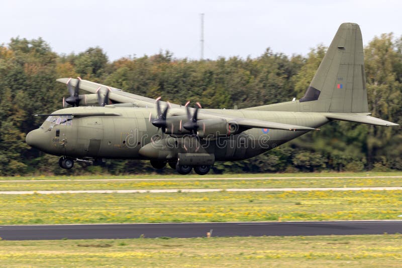 Avion De Transport Britannique De Royal Air Force Lockheed C-130J ...