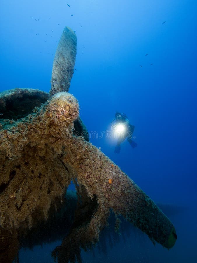 Avion Et Plongeur Sous-marins Photo stock - Image du explorer, plongeur ...