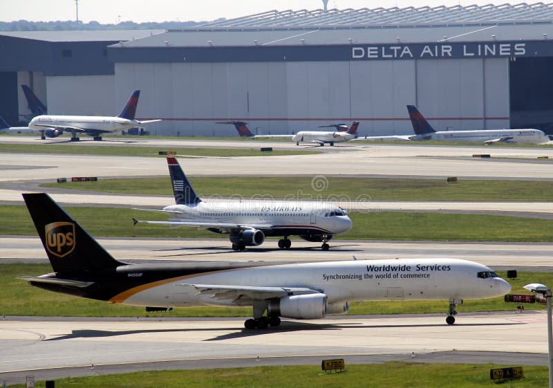 Aviones de UPS imagen editorial. Imagen de mundial, aeroplano - 31408745