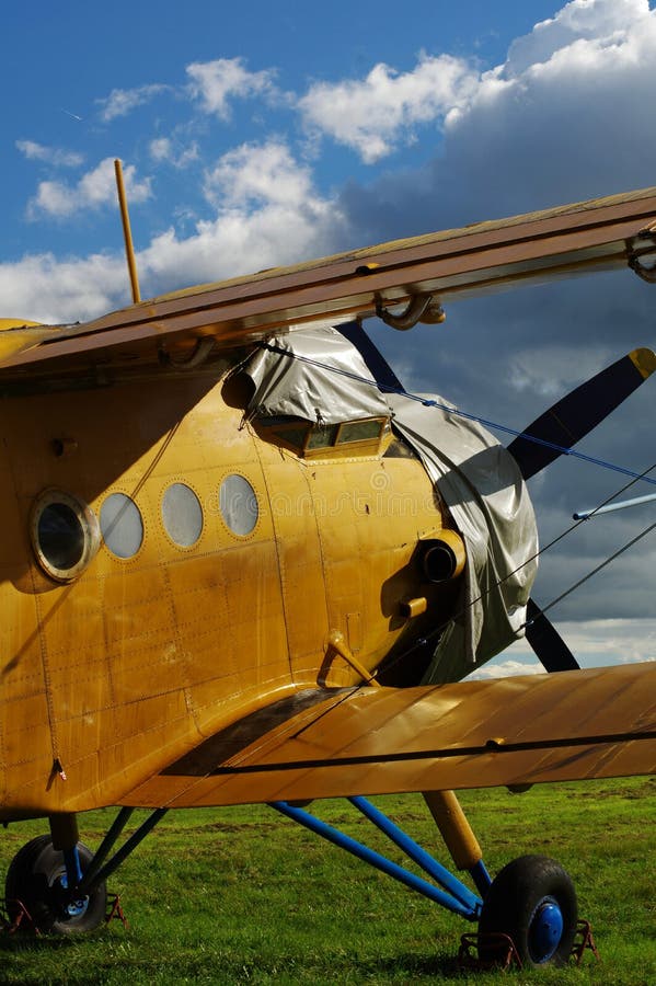 Aviones Del Biplano Que Se Divierten Foto de archivo - Imagen de ...