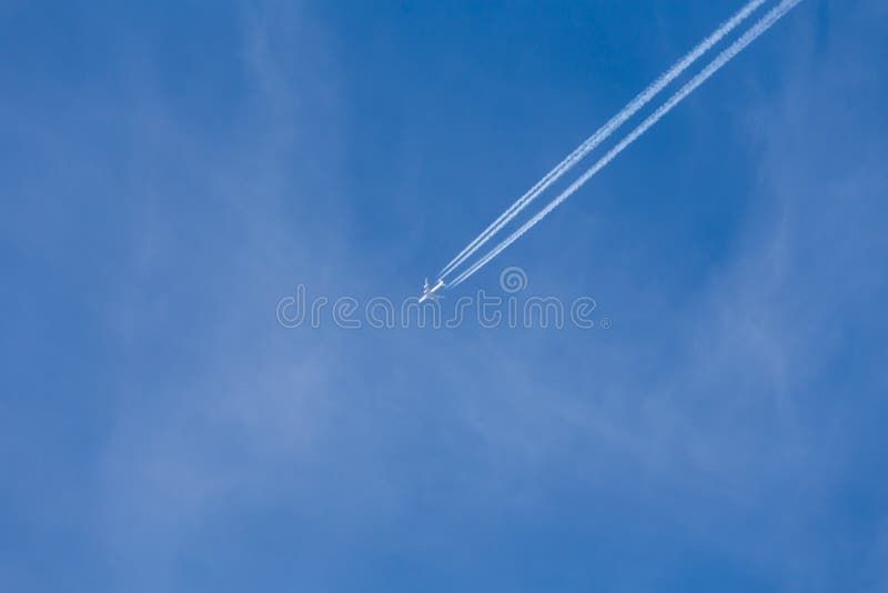 Aviones en el aire foto de archivo. Imagen de fondo, curso - 78177834