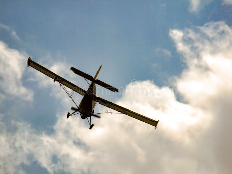 Aviones Ligeros Que Se Van Volando Al Cielo Foto de archivo - Imagen de ...