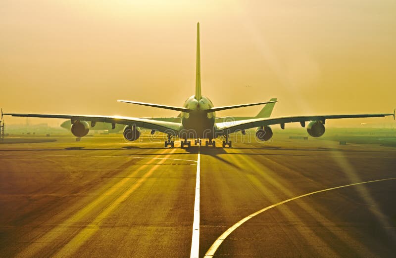 Aviones modernos imagen de archivo. Imagen de airways - 134619055