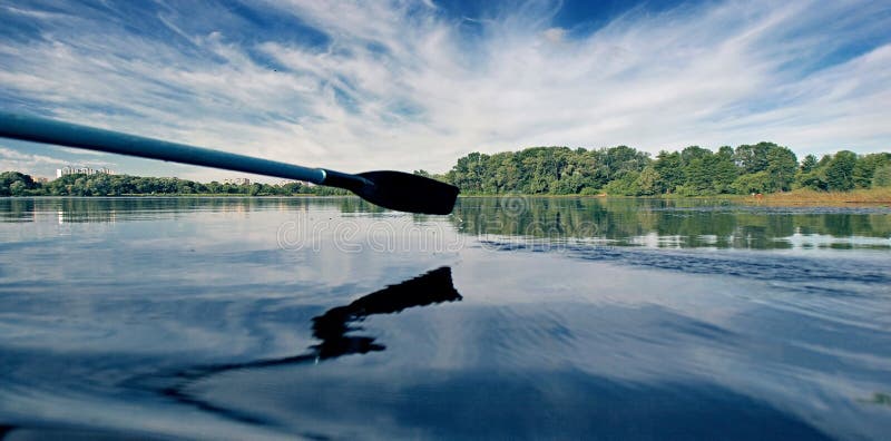Aviron image stock. Image du homme, kayak, environnement - 8259637