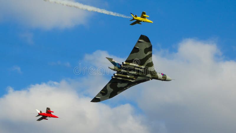 Avro Vulcan Con Dos Mosquitos De Folland Foto de archivo - Imagen de ...
