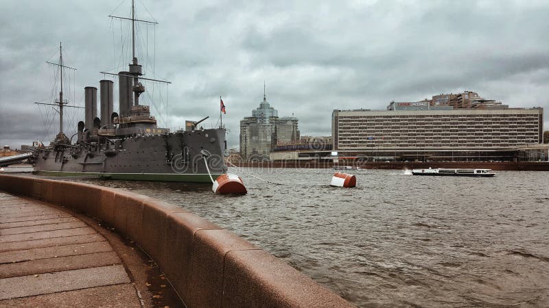 Avrora editorial image. Image of rest, people, ship, naval - 35124400