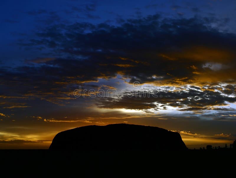Ayers Rock (Uluru) - Sunrise Editorial Photo - Image of rock, desert ...