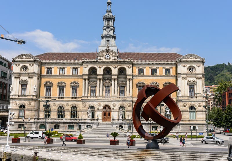 Ayuntamiento En La Ciudad De Bilbao Fotografía editorial - Imagen: 32408897