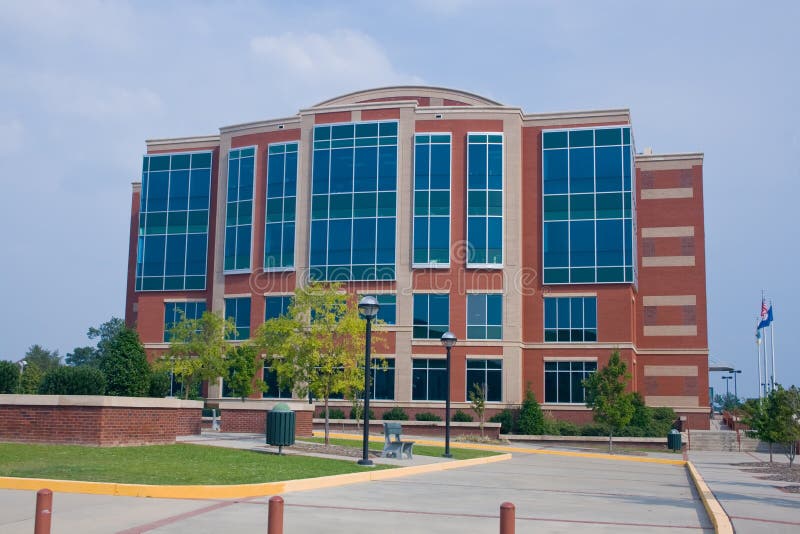 Ayuntamiento moderno imagen de archivo. Imagen de potencia - 3135051