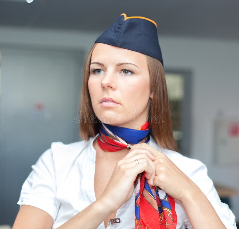 Azafata morena atractiva imagen de archivo. Imagen de elegancia - 48422431