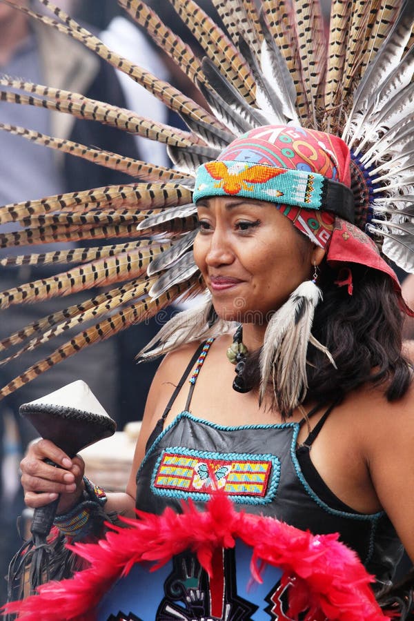 Aztec Dancer in Mexico City Editorial Stock Photo - Image of dancer ...