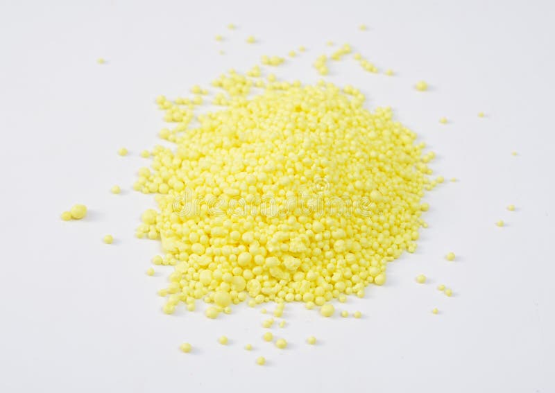 Azufre Granulado O Azufre Sobre Fondo Blanco Imagen de archivo - Imagen ...