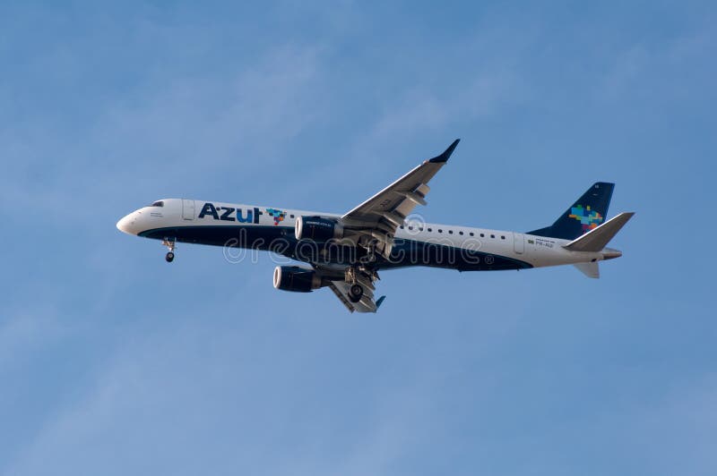Azul Airlines Aircraft redaktionelles stockfotografie. Bild von verkehr ...