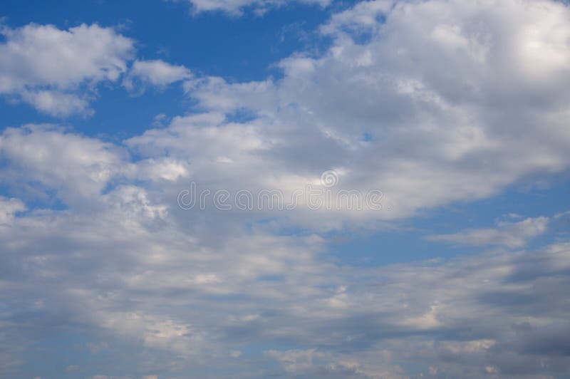 Azul Cielo Nublado Para Fondo Foto de archivo - Imagen de llovizna ...