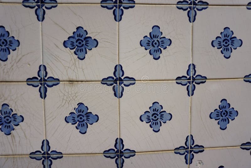 Azulejos Con Las Flores Azules Imagen de archivo - Imagen de esmaltado ...