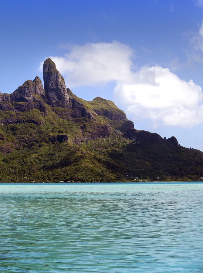 Azure Lagoon of Island BoraBora, Polynesia. Mountains, the Sea, Trees ...