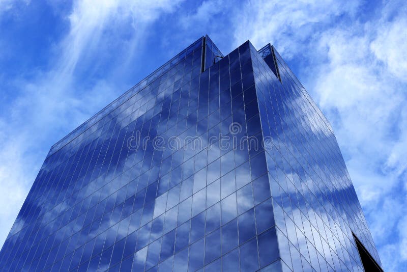 Bâtiment bleu image stock. Image du ciel, occupé, chili - 36585171