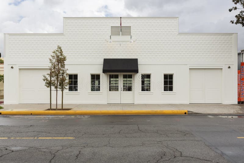 Devanture Blanche Photos libres de droits et gratuites de Dreamstime